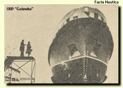 Okrêty ratownicze: ORP GNIEWKO (R-11), polski holownik ratowniczy
